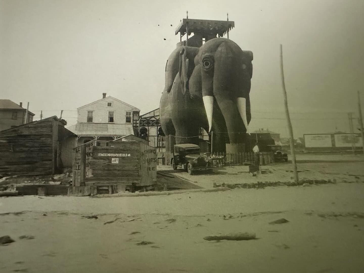 Lucy The Elephant - The World's Greatest Elephant